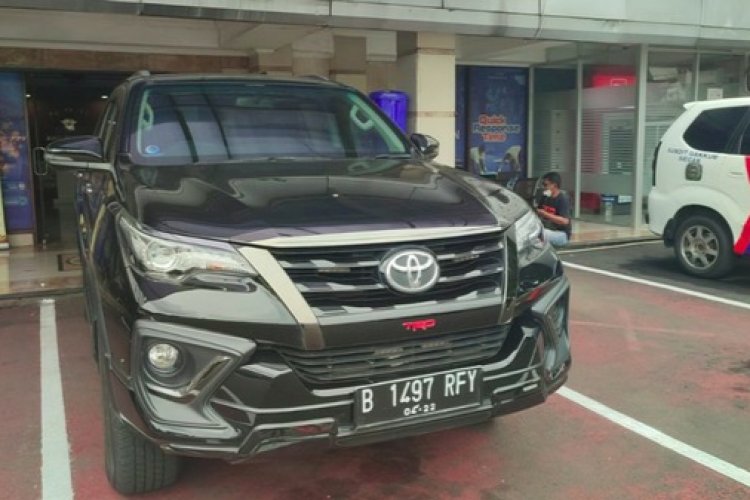 Sempat Viral Mobil Pejabat Plat RF Terobos Busway, Berakhir Plat ...